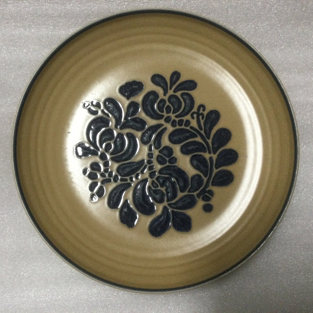 Vintage Pfaltzgraff Folk Art Pattern Dinner Plate Beige Blue Supper ...