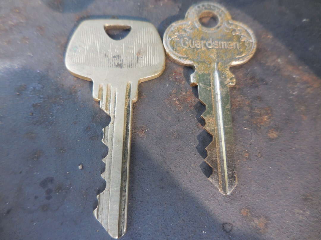 Vintage Keys for Repurposing Silver Tone Keys Set of Two 1960s 1970s ...