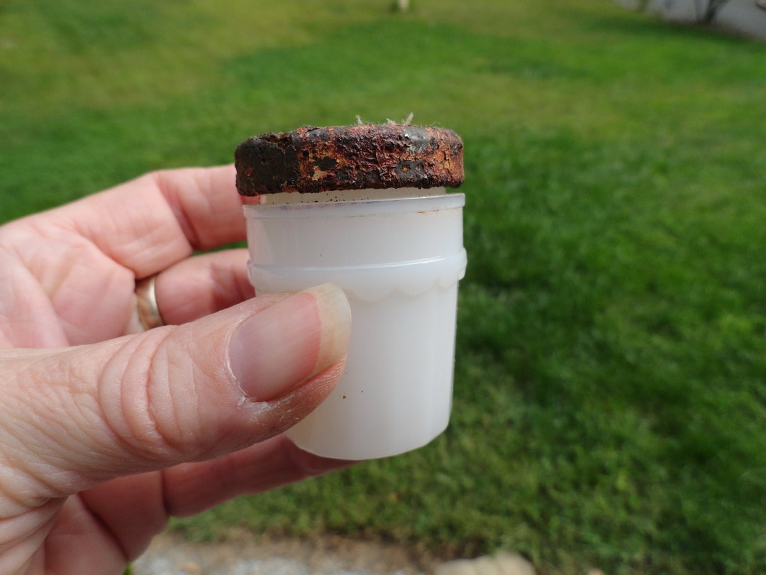 Vintage Small Milk Glass White Cream Jar Rusty Pink Metal Lid Bathroom ...