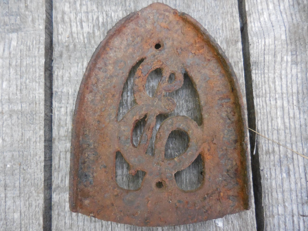 Vintage Enterprise Mfg. Clothes Iron Trivet Cast Iron Rest Rusty Relic ...