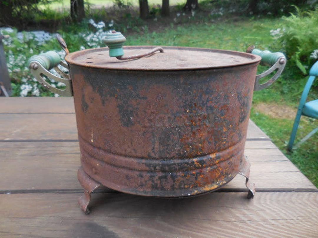 Vintage Rusty Metal Popcorn Popper Footed Green Wooden Handles 1940s ...