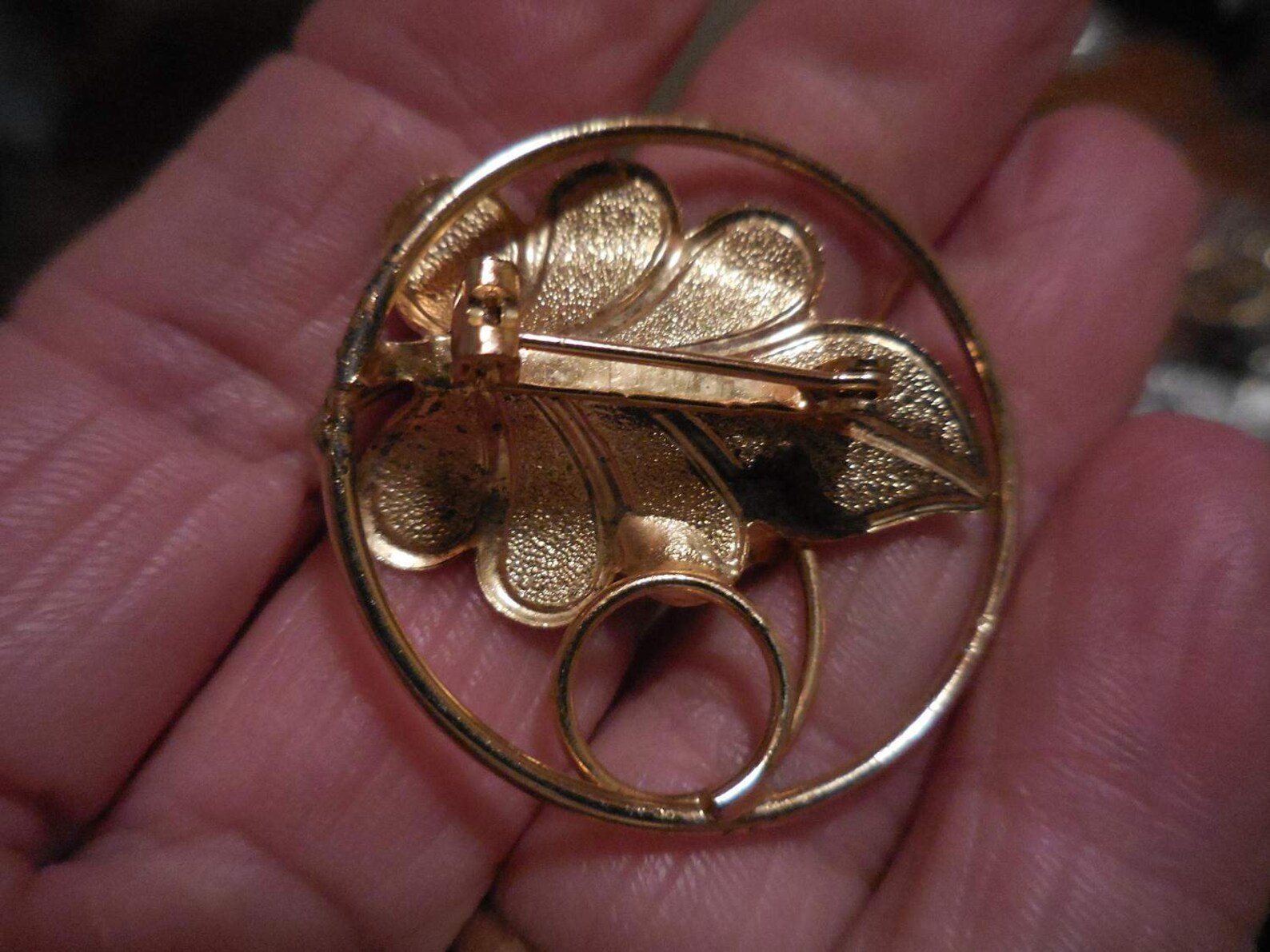 Vintage 1950s to 1960s Gold Tone Round Pin/brooch Leaf With | Etsy