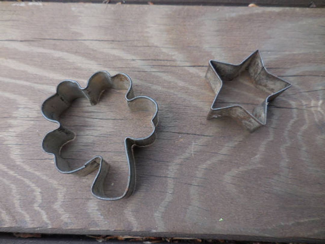 Vintage Metal Cookie Cutters Set of Two Clover Shamrock & Star Small ...
