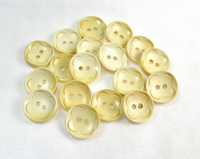 Pale Yellow Variations: 9/16" (14mm) Ivory-to-butter Yellow Buttons ...