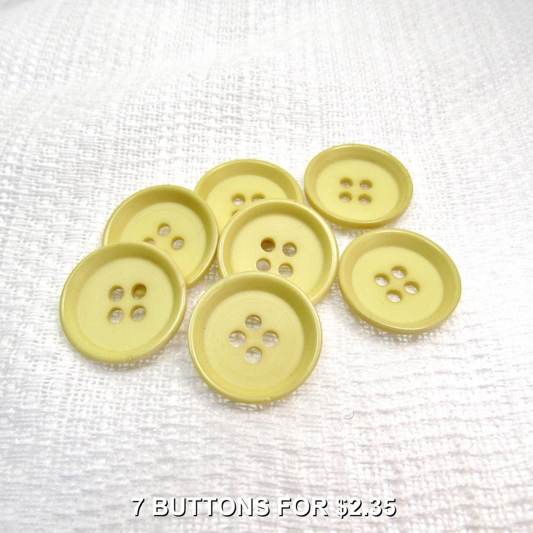 Pale Flax: 3/4" (19mm) Light Yellow Buttons • Set of 7 Vintage New Old ...