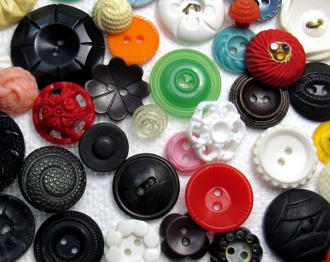 Red, Blue, Old and New Buttons: Assortment of 50 Vintage-to ...