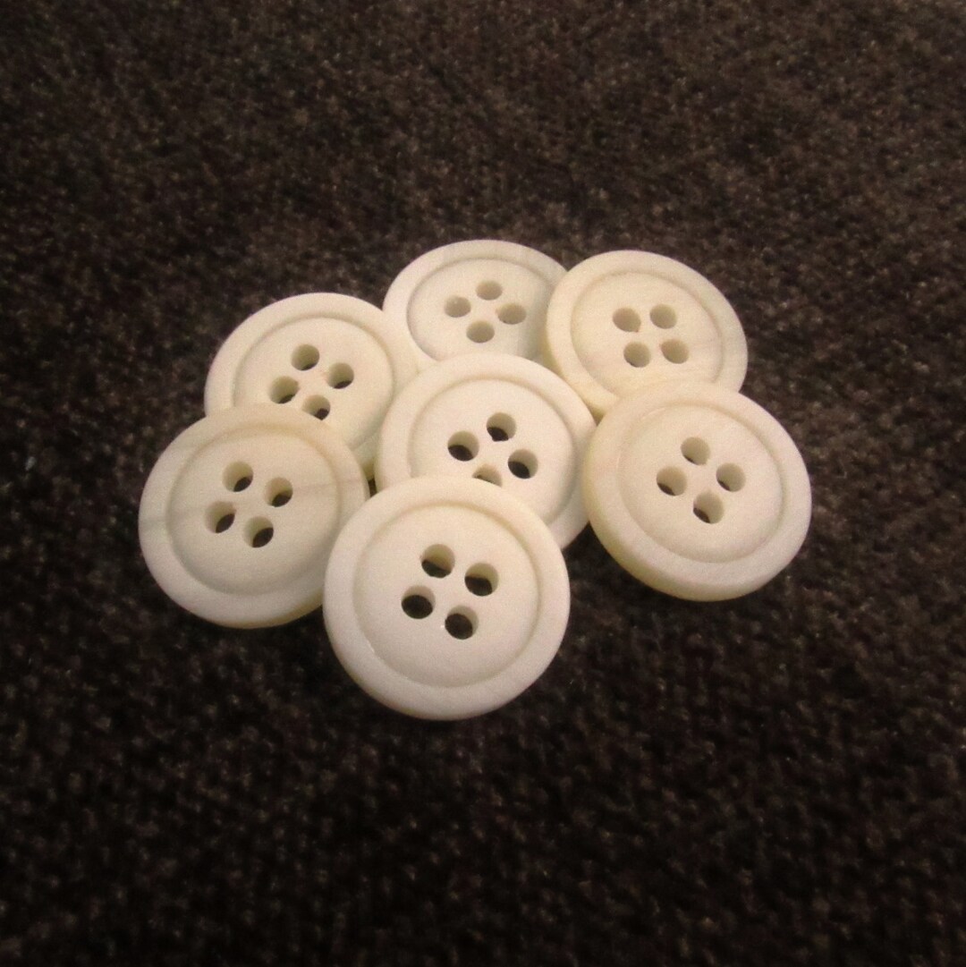 Vanilla Matte: 5/8 15mm Off-white Buttons Set of 7 - Etsy