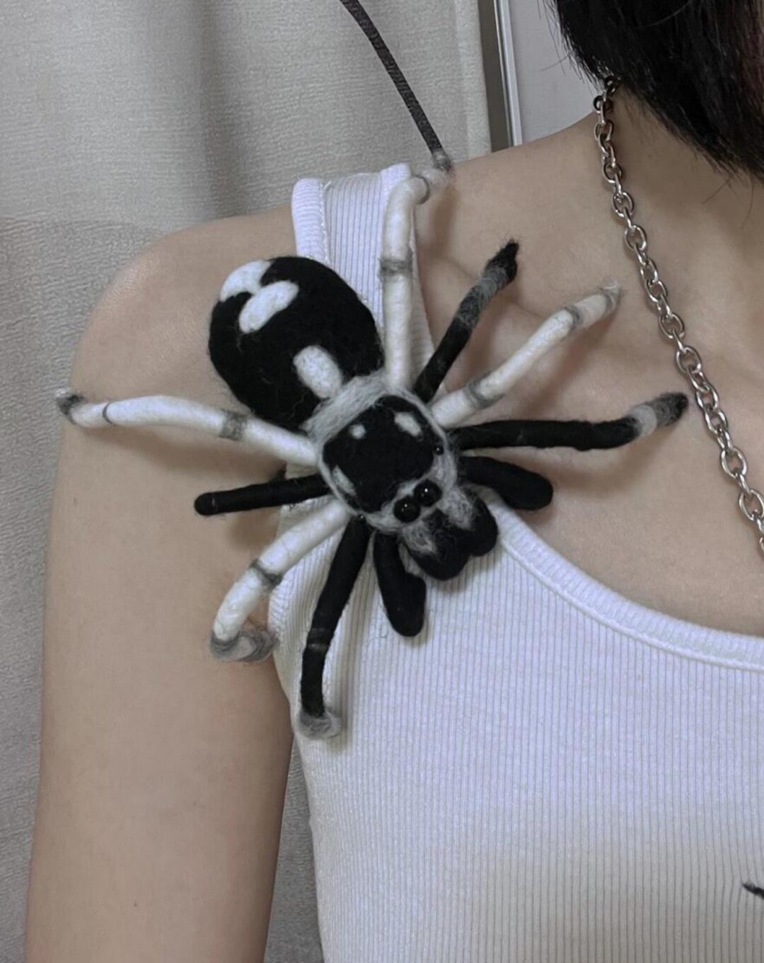 Felt Halloween Spider, Handmade Spider Decor, Wool Felt Creature ...