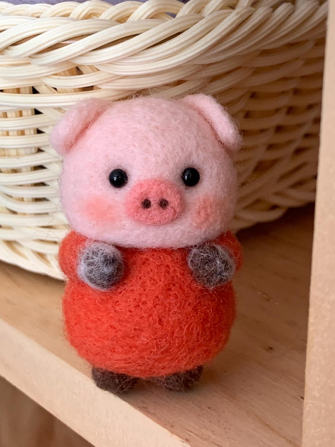 Needle Felted Pig Ornament | Handmade Wool Figurine, Farmhouse Decor - Etsy