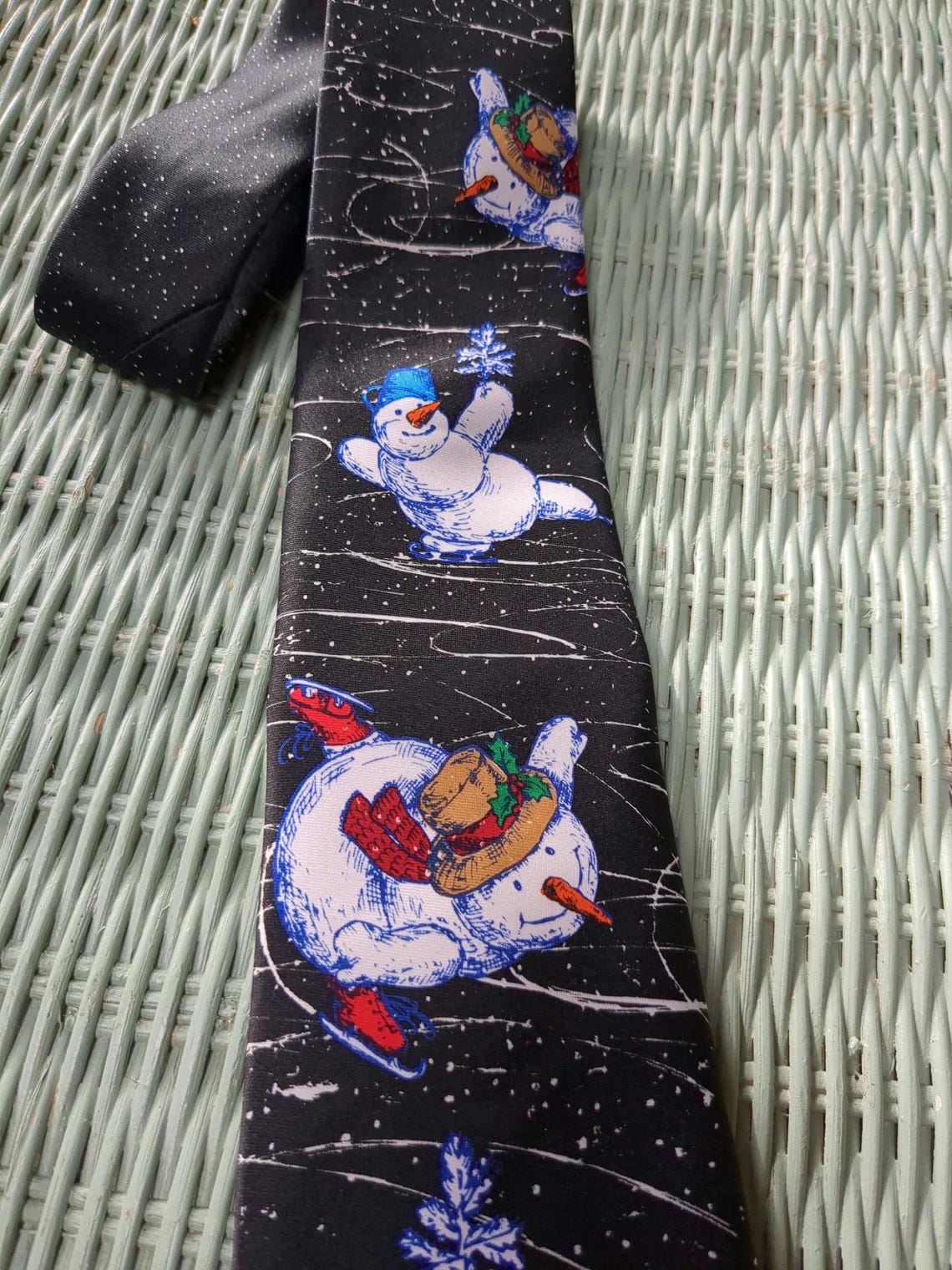Snowmen Skating in a Winter Wonderland Design Tie Novelty Necktie Men's ...