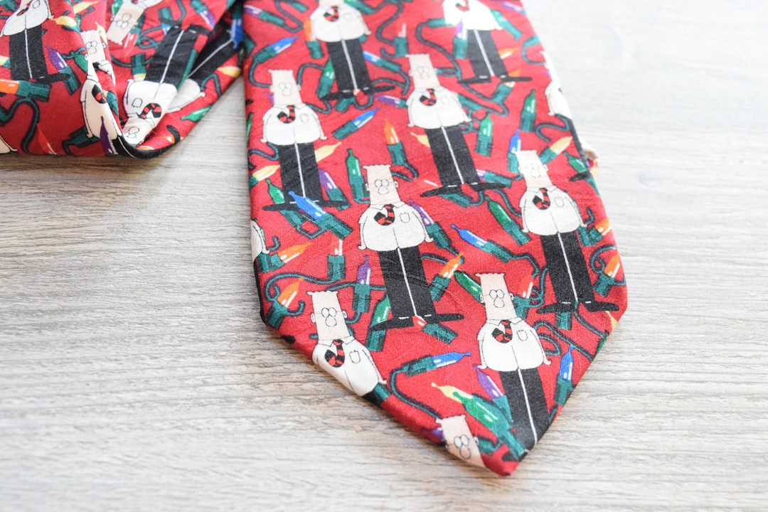 Dilbert and Christmas Lights Festive Reds and Greens Dilbert Men's Tie ...