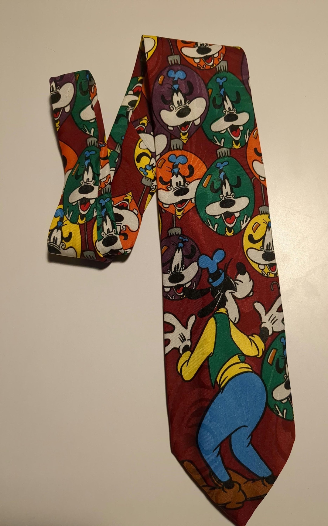 Disney Goofy Face Reflected in Ornaments Tie Novelty Necktie Men's Tie ...