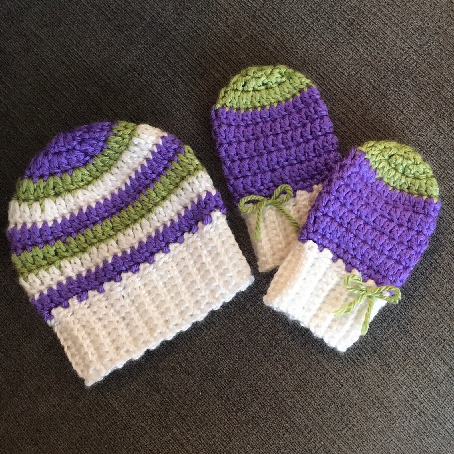 Baby Mittens, Newborn Beanie Hat, Purple and White Mittens, Scratch ...
