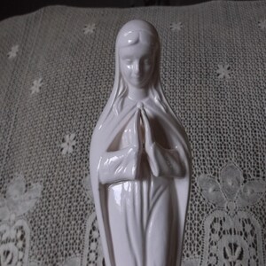 Vintage White Statue Blessed Virgin Mary in Prayer - Etsy