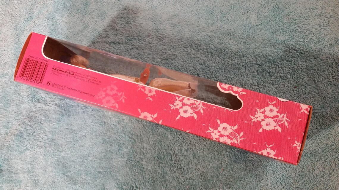 1989 • Gold & Lace Barbie • No. 7476 • Mattel • NRFB • Designed ...