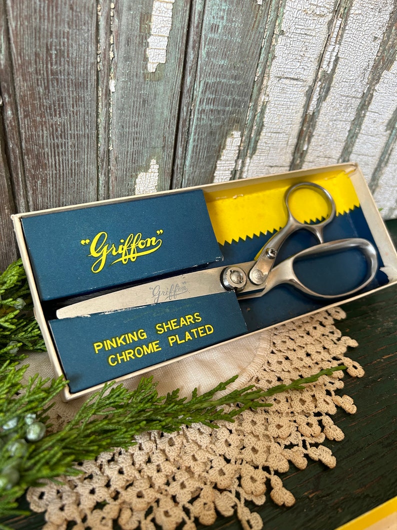 Vintage Griffon Pinking Shears, Scissors in Box - Etsy