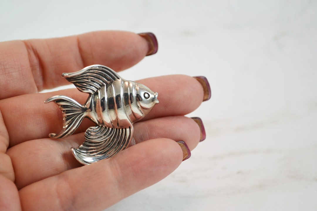 925 Sterling Fish Brooch Unknown Maker Fish Pin With Flowing Fins - Etsy