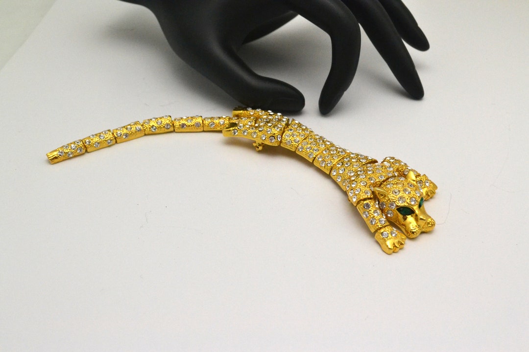 1980s Sparkling Articulated Tiger or Jaguar Over the Shoulder Brooch ...