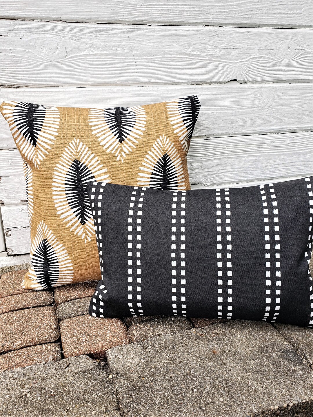OUTDOOR Pillows Pair Tan/carmel Beach Cushion COVERS Black White ...