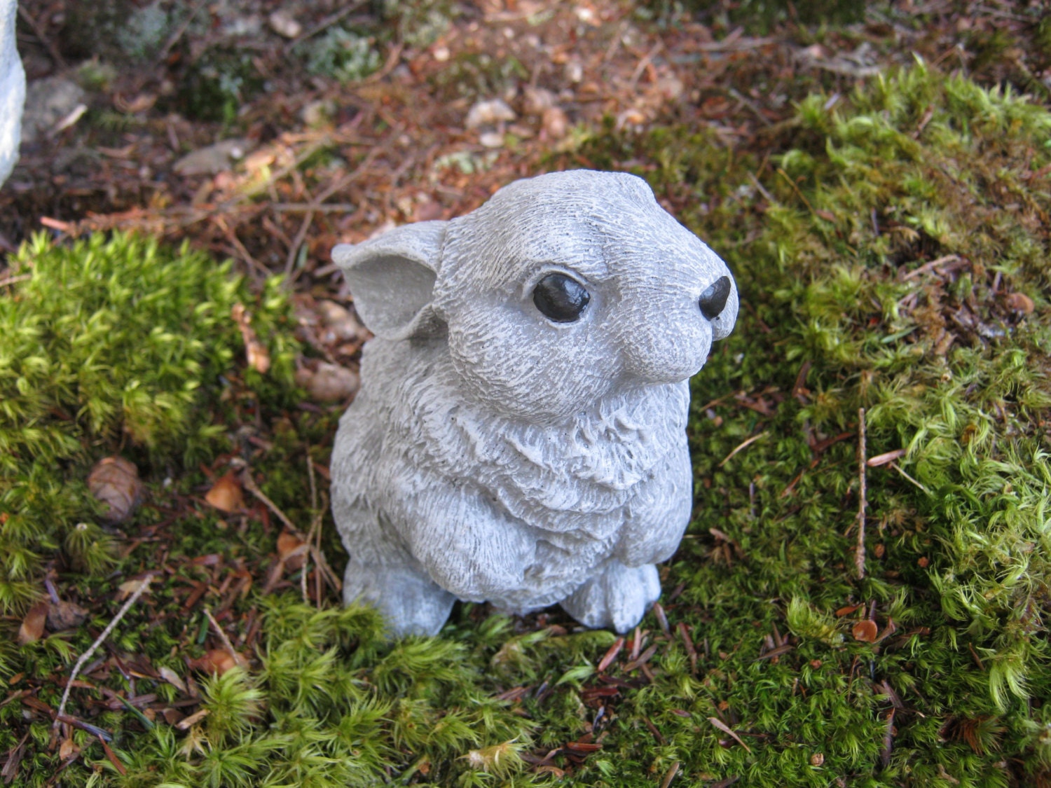 Rabbit Statue, Cute Bunny Garden Figure, Painted Concrete Garden Statue ...