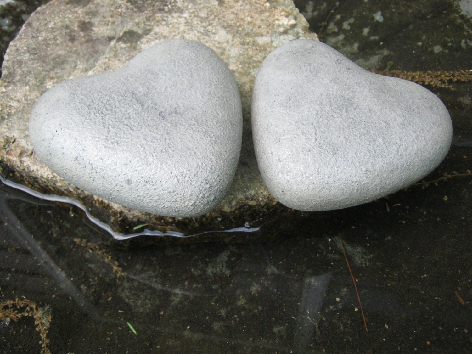 Garden Heart Decor Pair of Concrete Hearts I Love You | Etsy