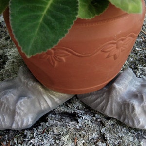 Pot Risers, Pot Feet, Concrete Flower Pot Feet, Lion Paw Pot Risers ...