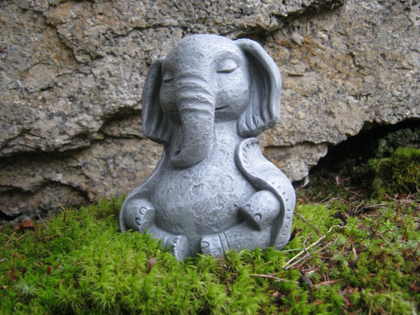 Elephant Statue, Meditating Buddhist Elephant, Buddha Altar Figure ...