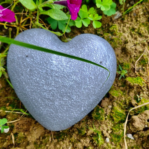 Concrete Heart - Etsy