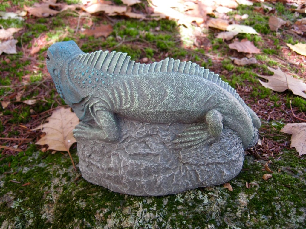 Iguana, Iguana Garden Statue, Reptile Garden Decor, Painted Concrete ...