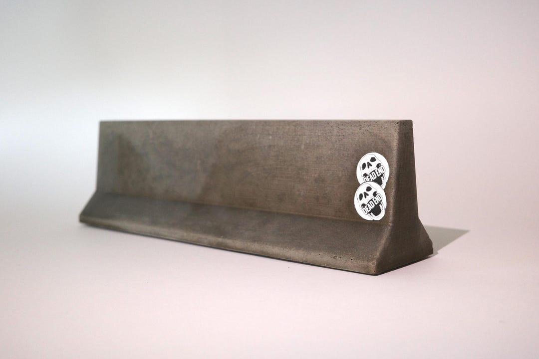 Jersey Barrier - Realistic Street Fingerboard Jersey Barrier in Cast ...