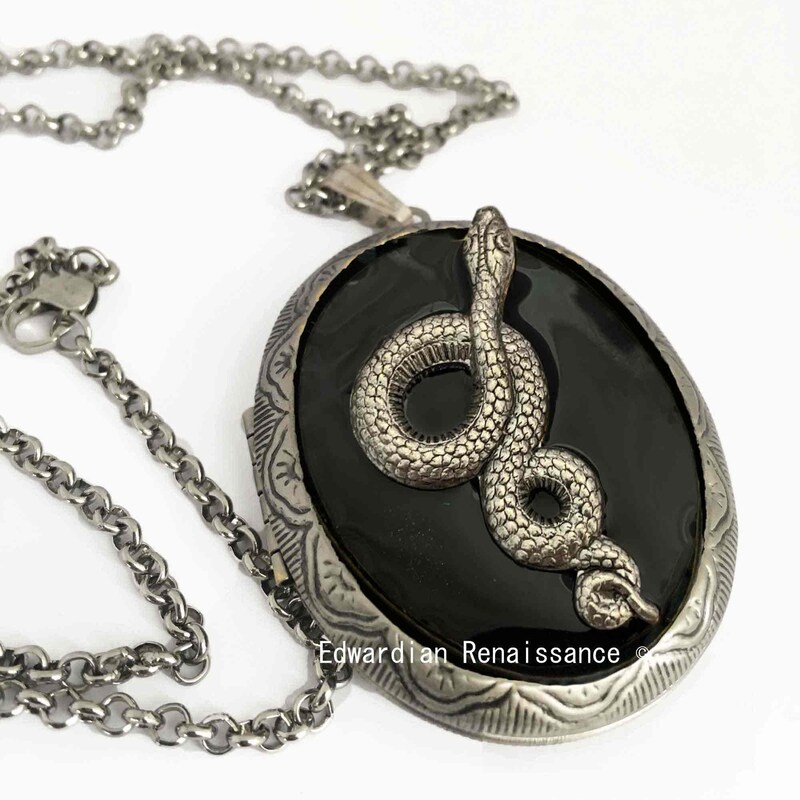 Gothic Locket - Etsy
