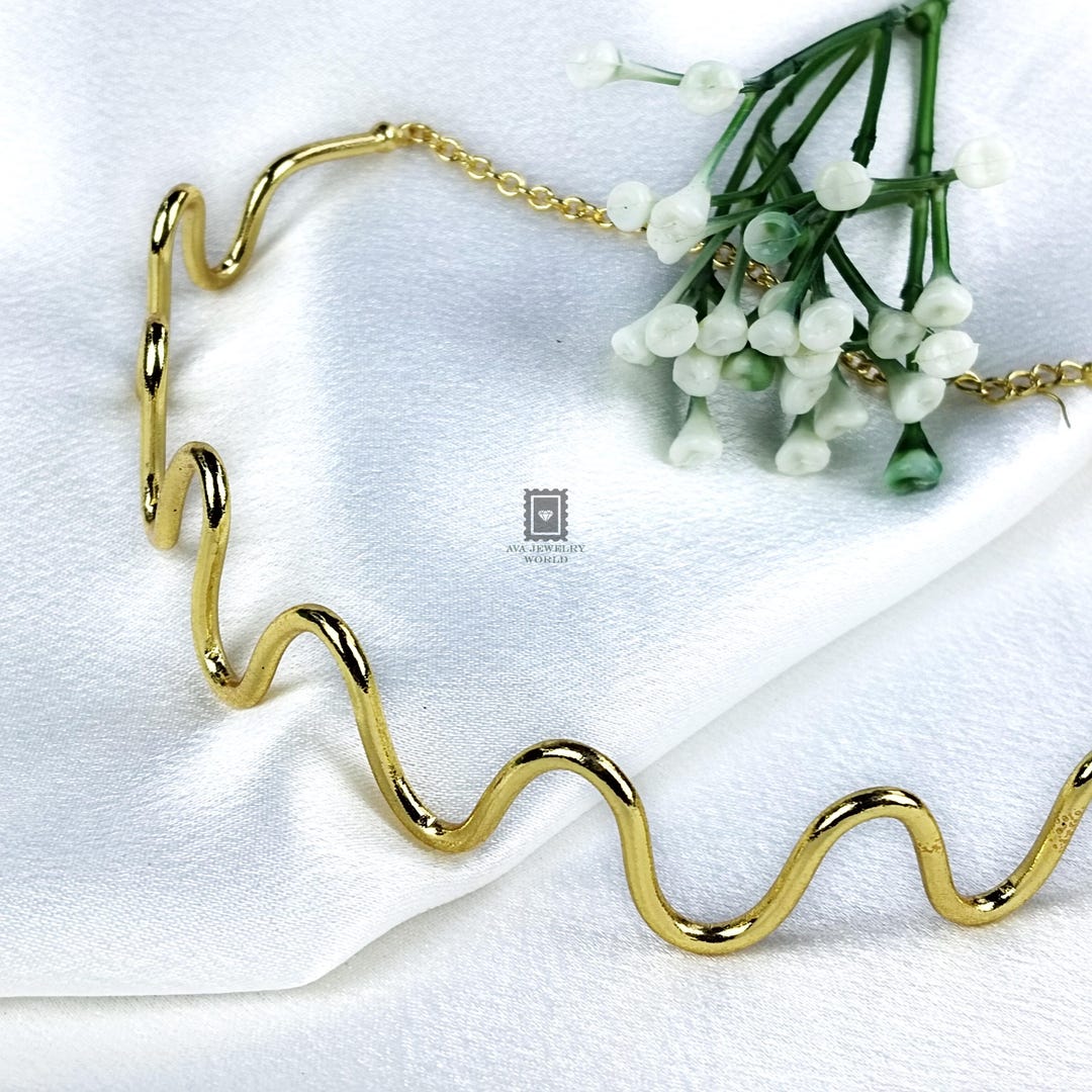 Wale Necklace for Anniversary Birthday Gift Jewelry Party Wear Gold ...