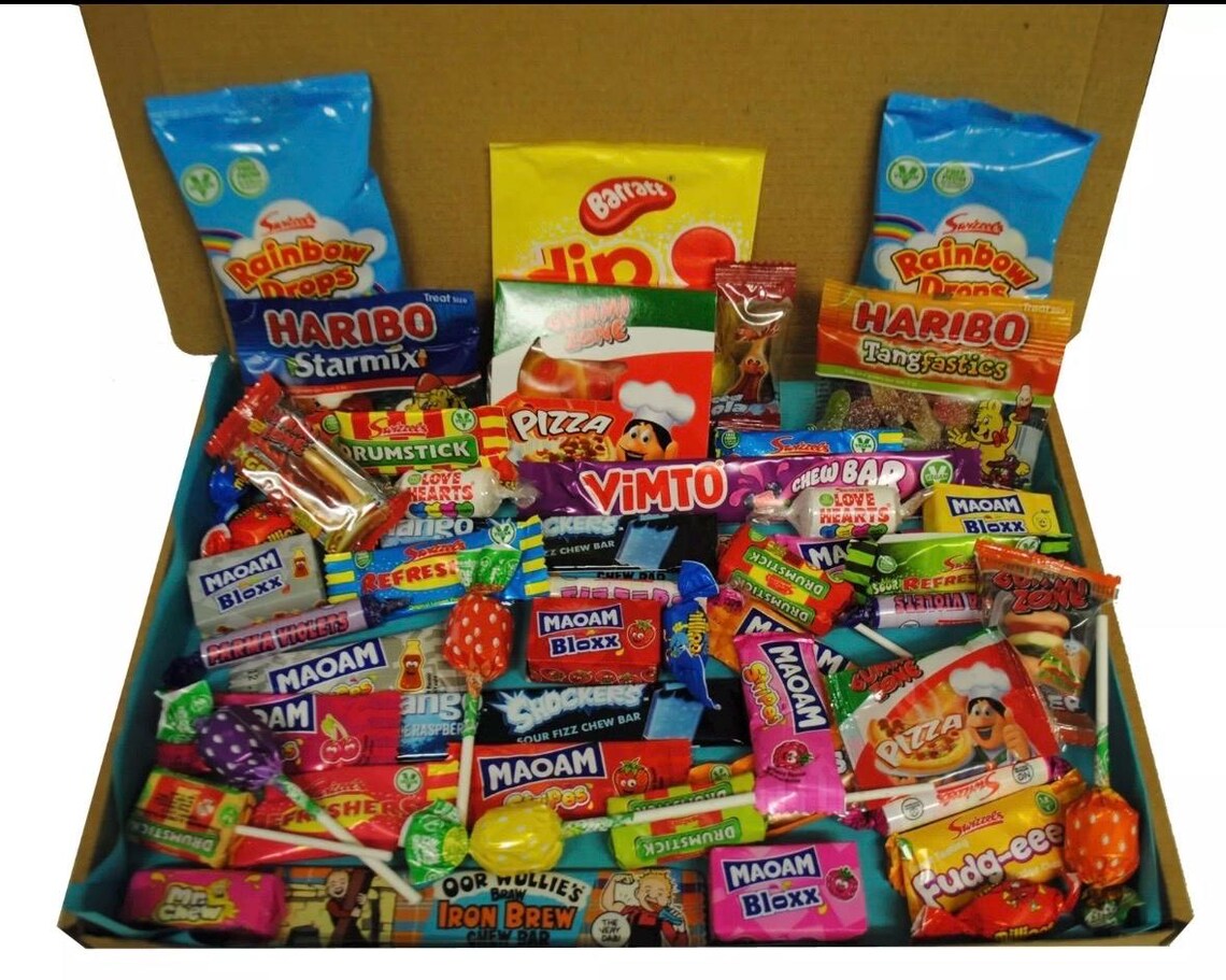 Retro Sweets Gift Box Candy Hamper 50 Pieces Pick N Mix Chews Party ...