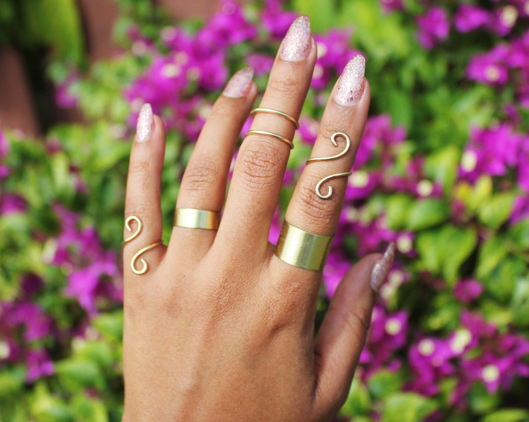 14K Gold Coiled Ring * Adjustable Midi Stacker Ring - Etsy