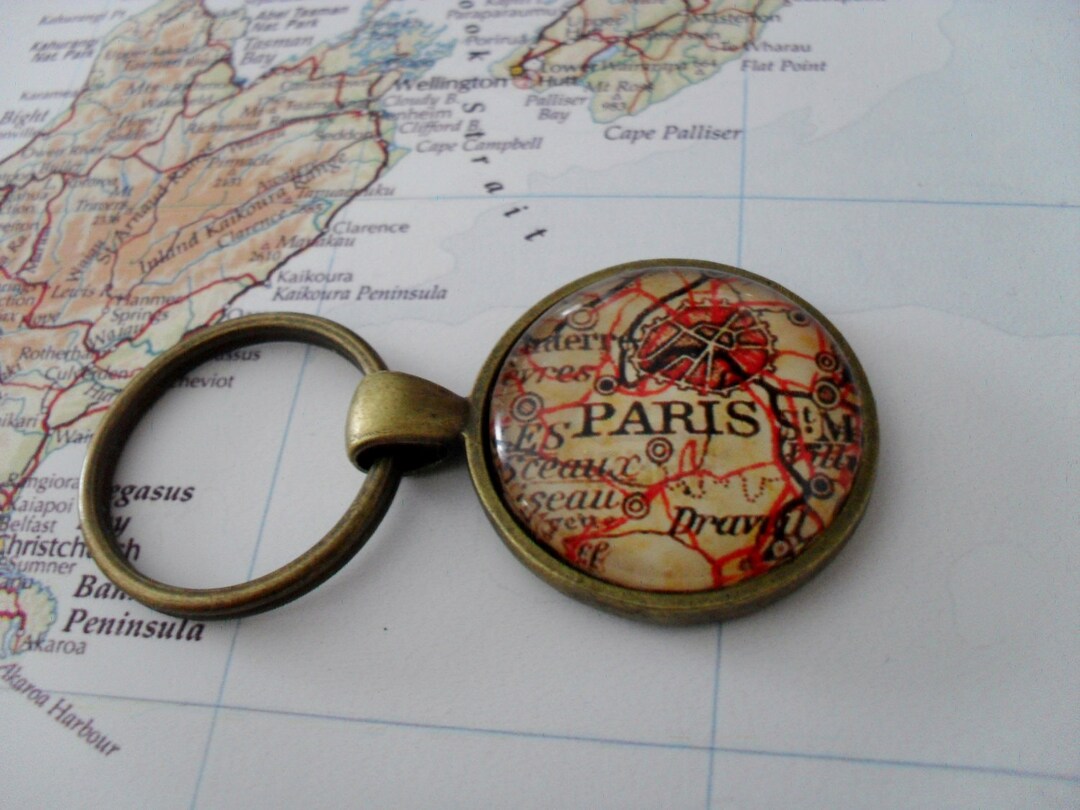 Vintage PARIS FRANCE Map KEYCHAIN / Groomsmen Gift / Gift for Him ...