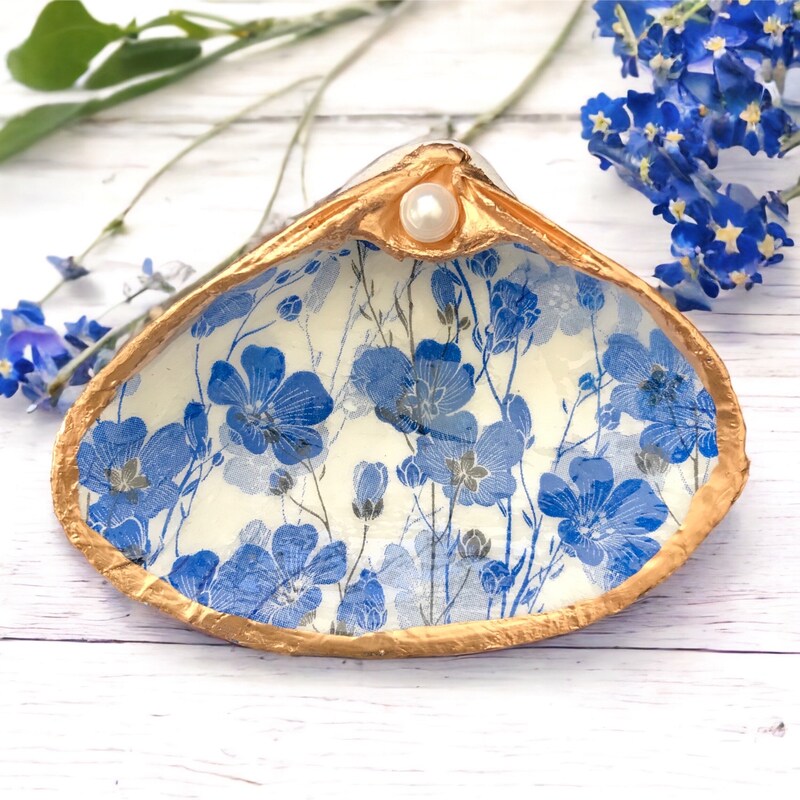 Clam Shell Dish - Etsy