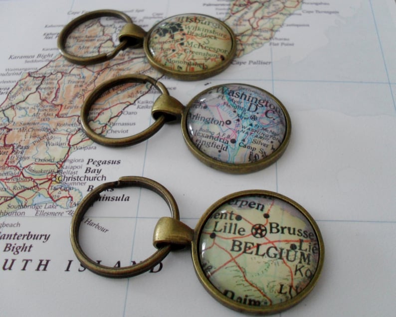Custom MAP KEYCHAIN / Custom Keychain / Groomsmen Gift / - Etsy