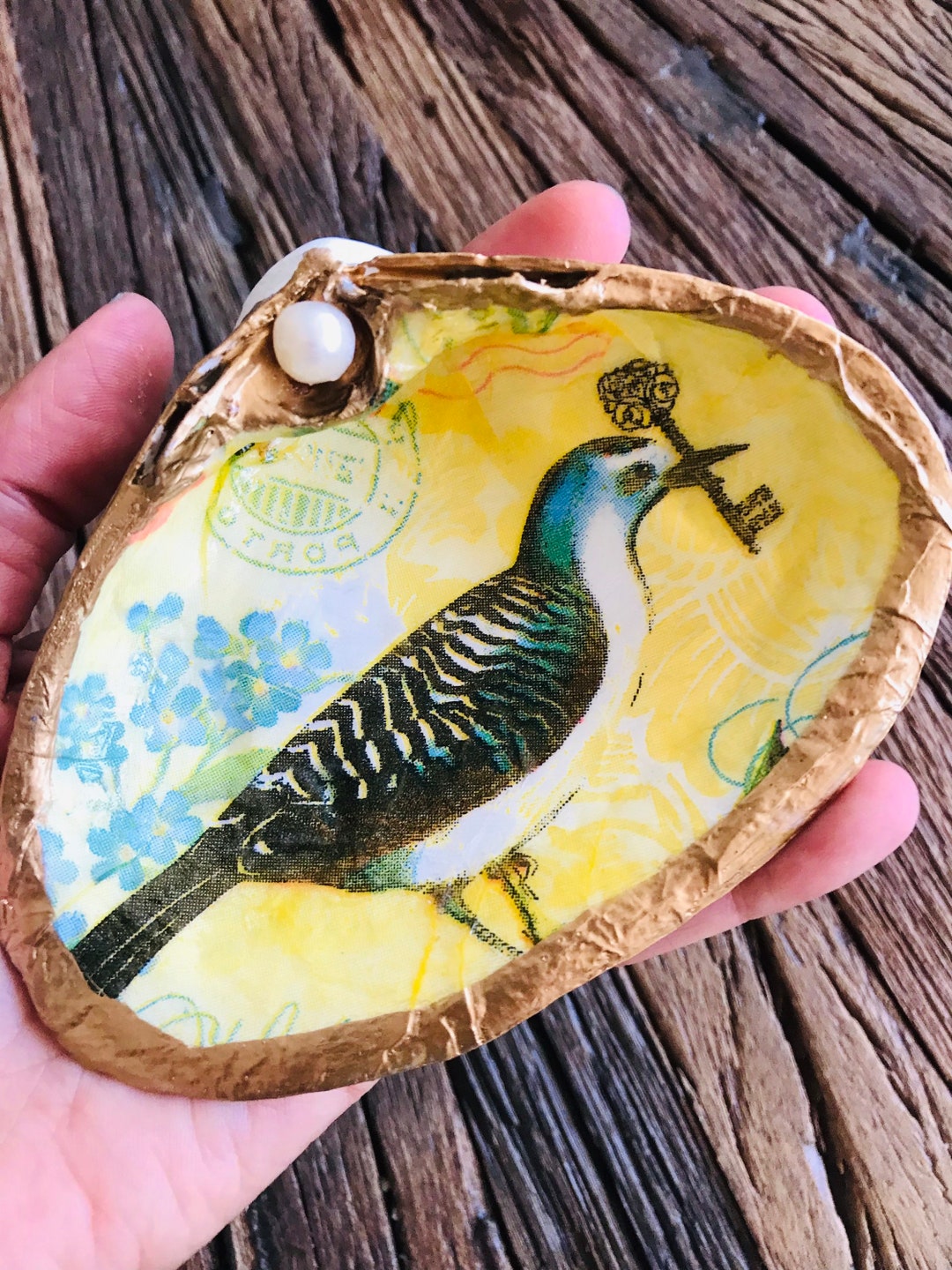 Decoupage Clam Shell Trinket Dish With Genuine Pearl / Bird Design ...