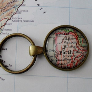 PORTLAND OREGON Map KEYCHAIN / Travel Souvenir / Portland Keychain ...