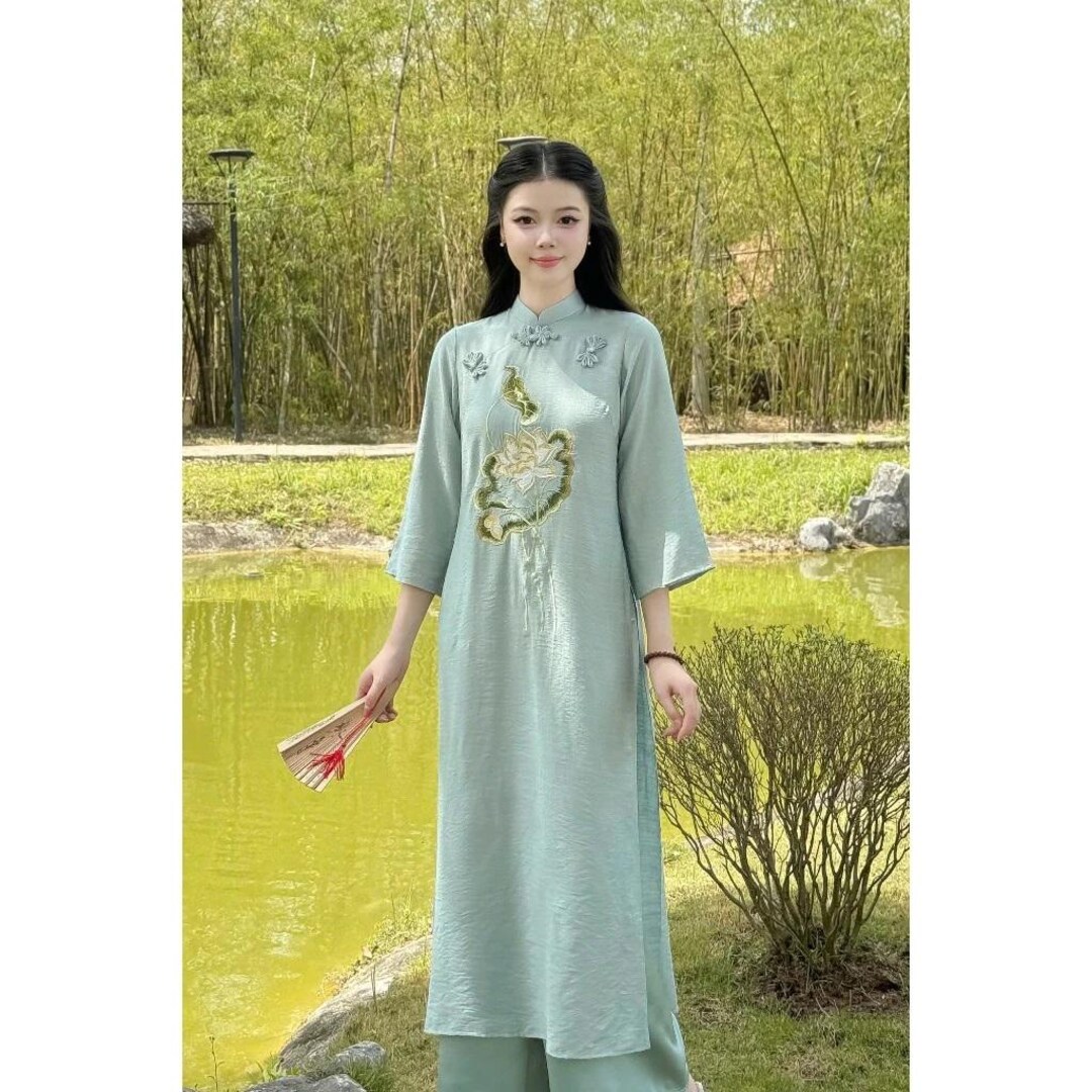 Pre-made Women’s Temple Set, Light Green Lotus Embroidered Temple Robe ...