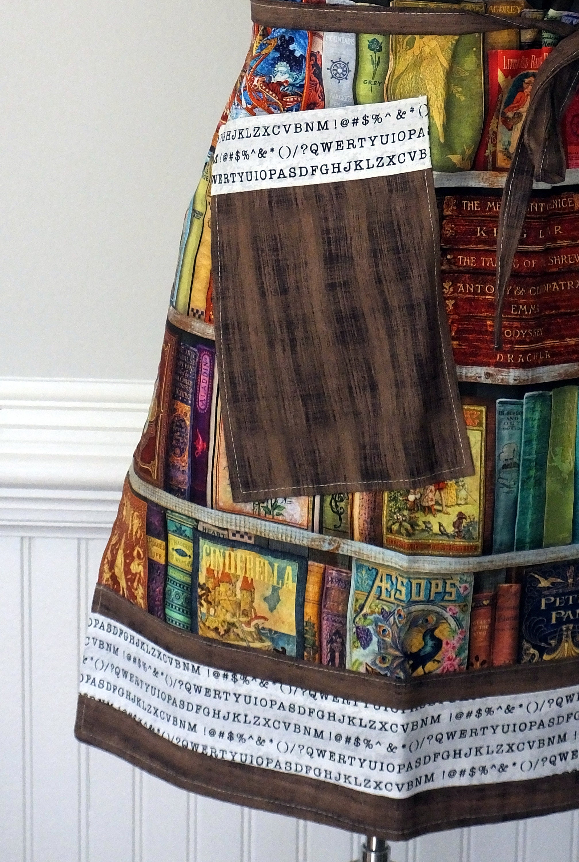 Library Book Apron - Etsy