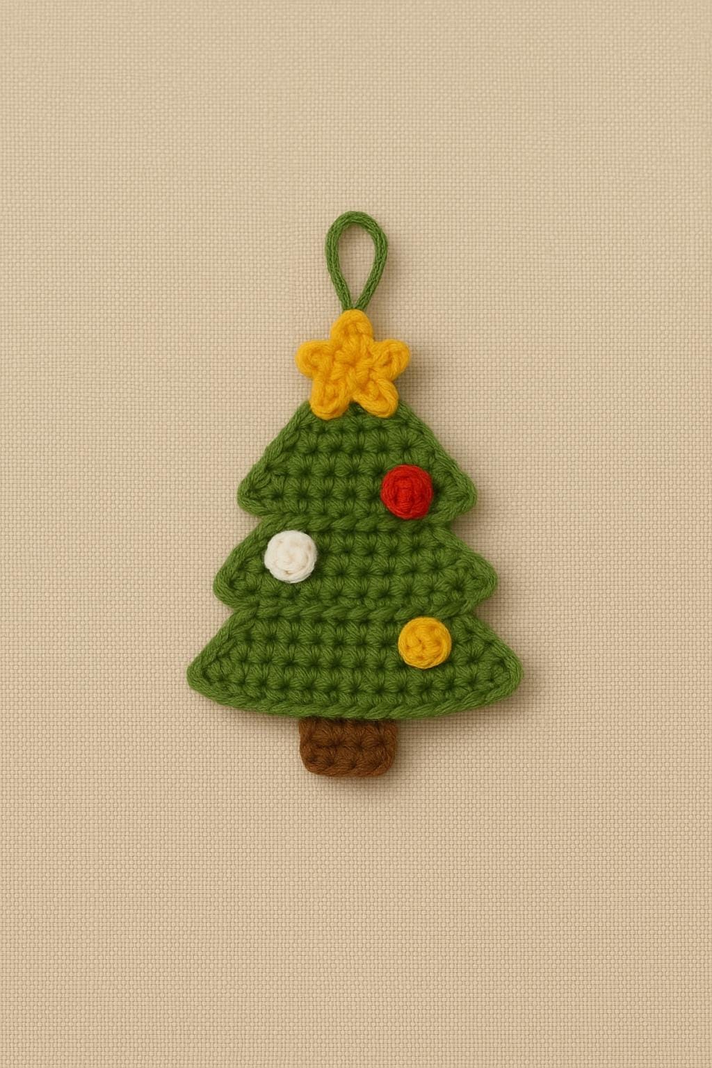 Flat Christmas Tree Amigurumi Keychain – Full Crochet Pattern (beginner ...