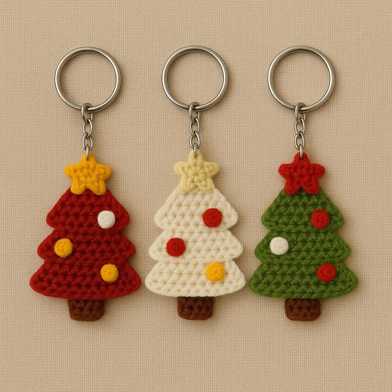 Flat Christmas Tree Amigurumi Keychain – Full Crochet Pattern (beginner ...