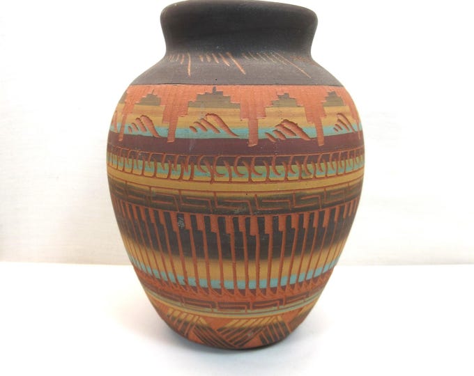 Begay Navajo Etched Pottery Vase - Etsy