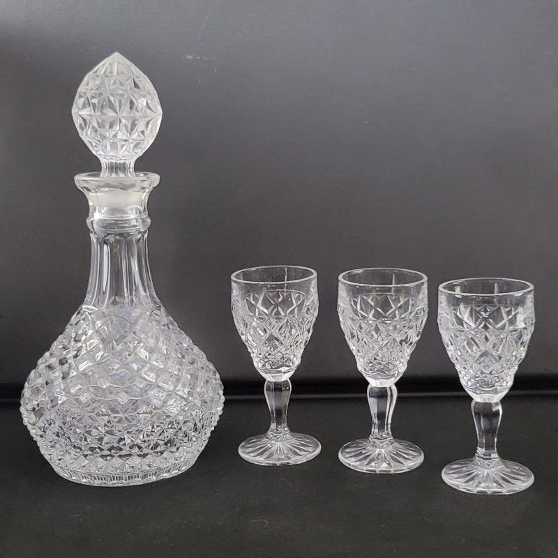 Liqueur' Decanter - Etsy Hong Kong