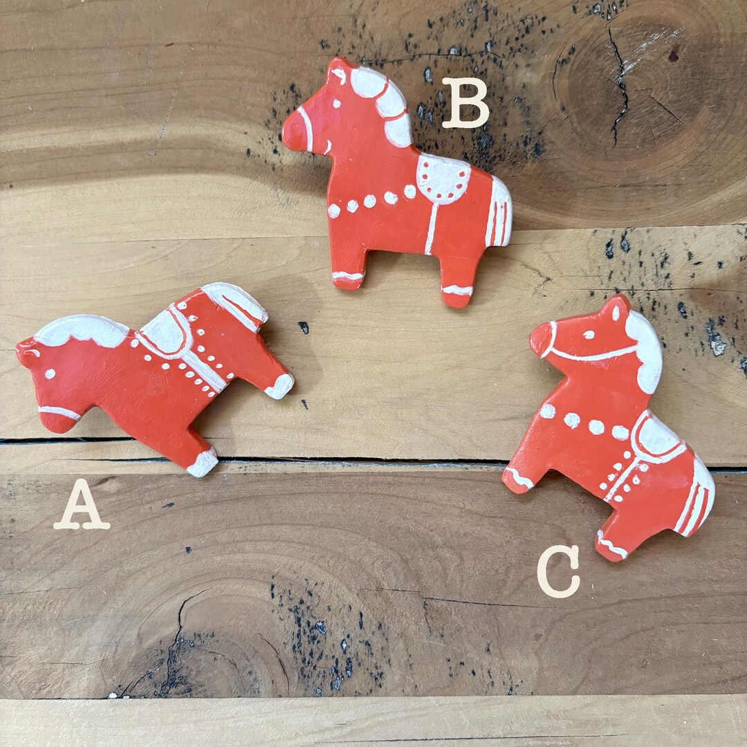 Handmade Swedish Dala Horse Clay Pin by Suzanneurbanart - Etsy