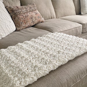 Chunky Ripple Blanket Crochet Pattern Chunky Knit Blanket Neutral ...