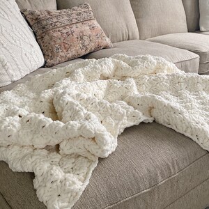 Chunky Ripple Blanket Crochet Pattern Chunky Knit Blanket Neutral ...