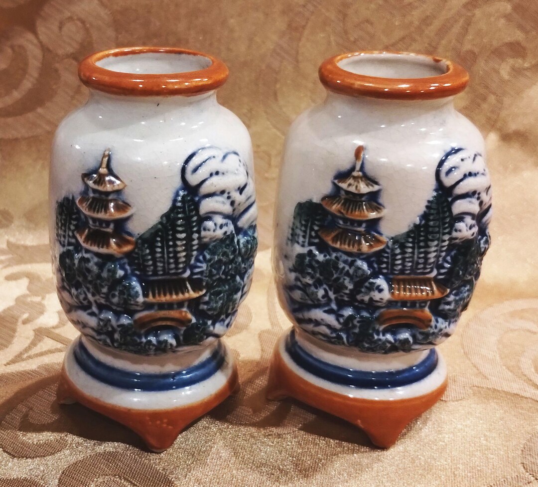 Pair of Occupied Japan Miniature Vases With Raised Pagoda Decoration - Etsy