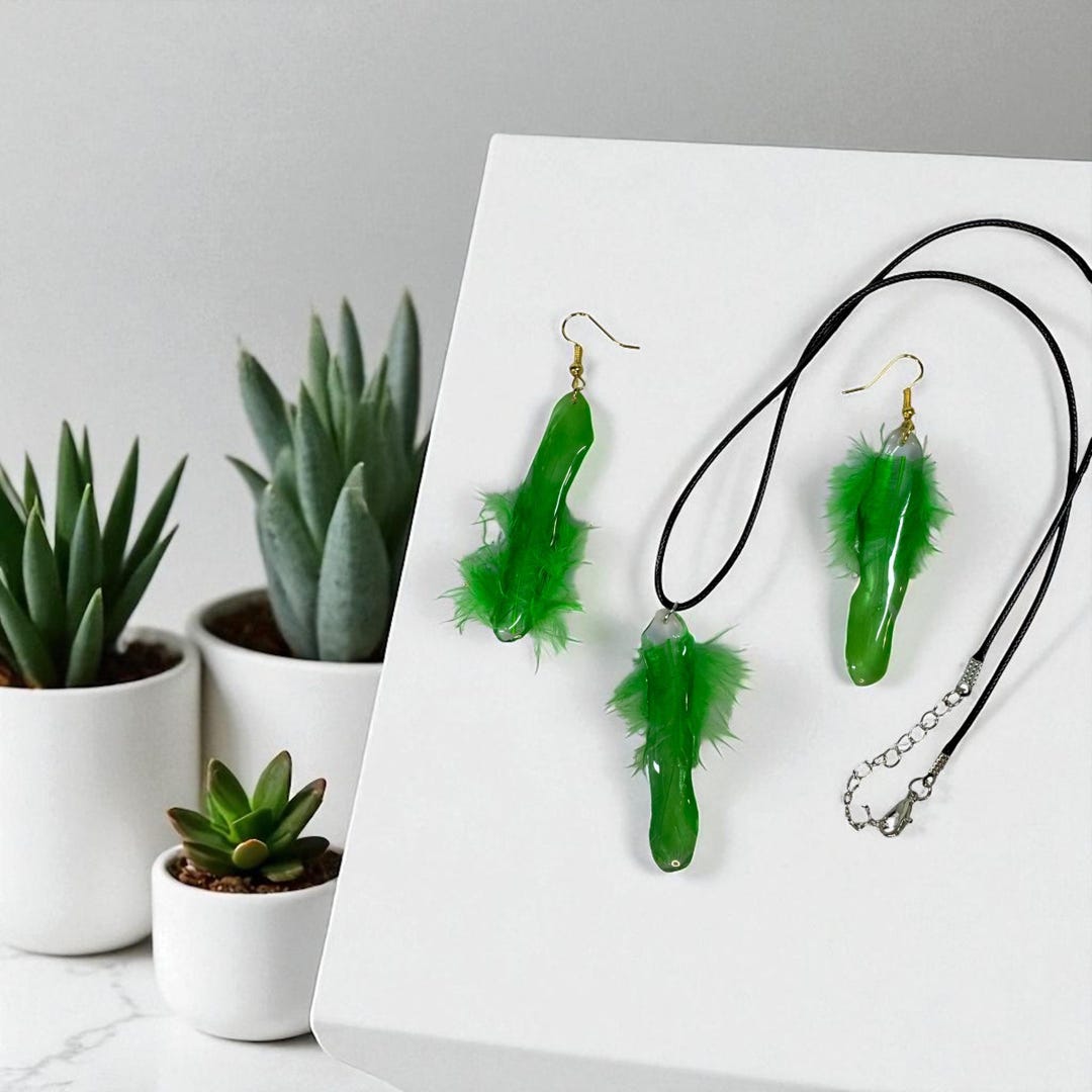 Real Korean Rooster Feathers Preserve Pendant and Earrings - Etsy